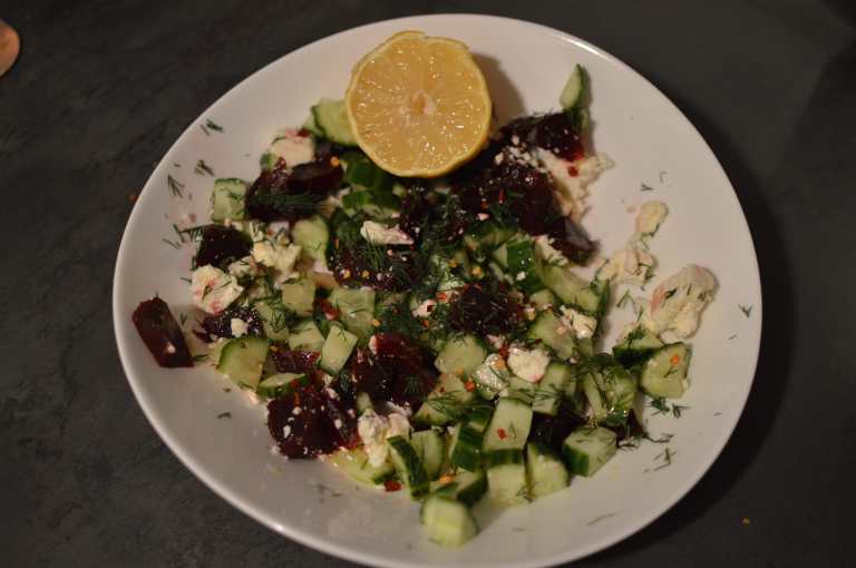 Ultraschneller Frischekick: Rote Beete-Gurken-Salat mit viel frischem ...
